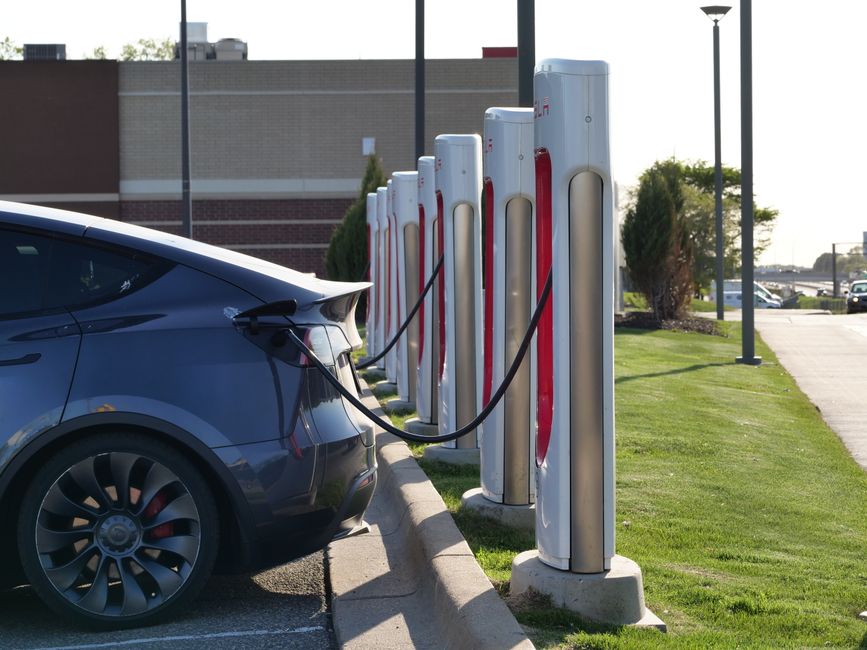 Commercial EV Charger Incentives And Rebates: 2026 Essential Guide